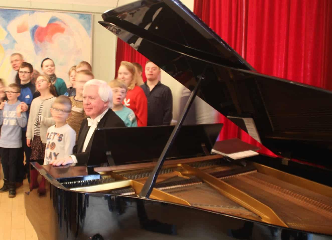 Koncert på Skolehjemmet med Robin Colvill - Marjatta